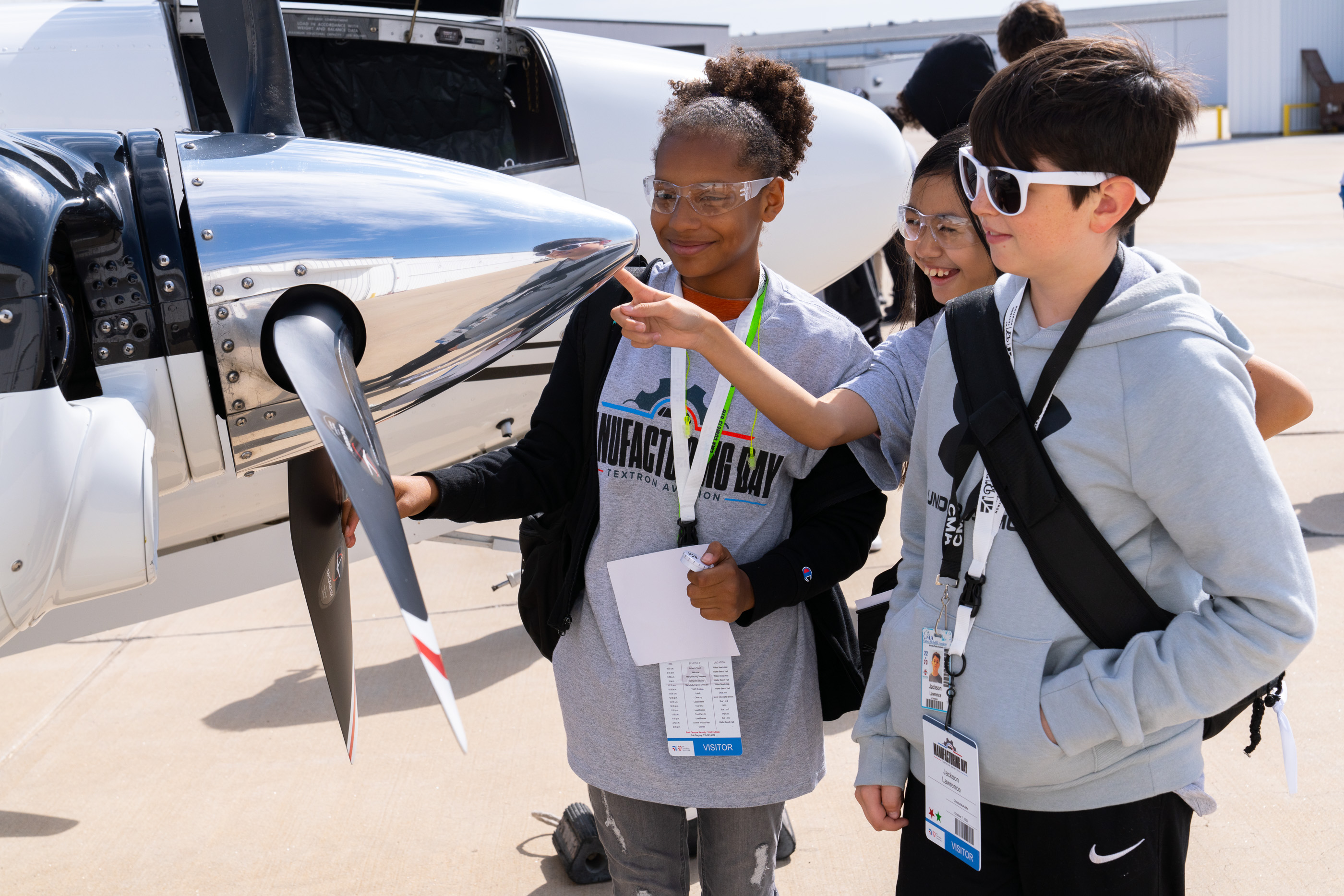 STUDENTS VISIT TEXTRON AVIATION TO CELEBRATE NATIONAL MANUFACTURING DAY | Textron Aviation Media ...